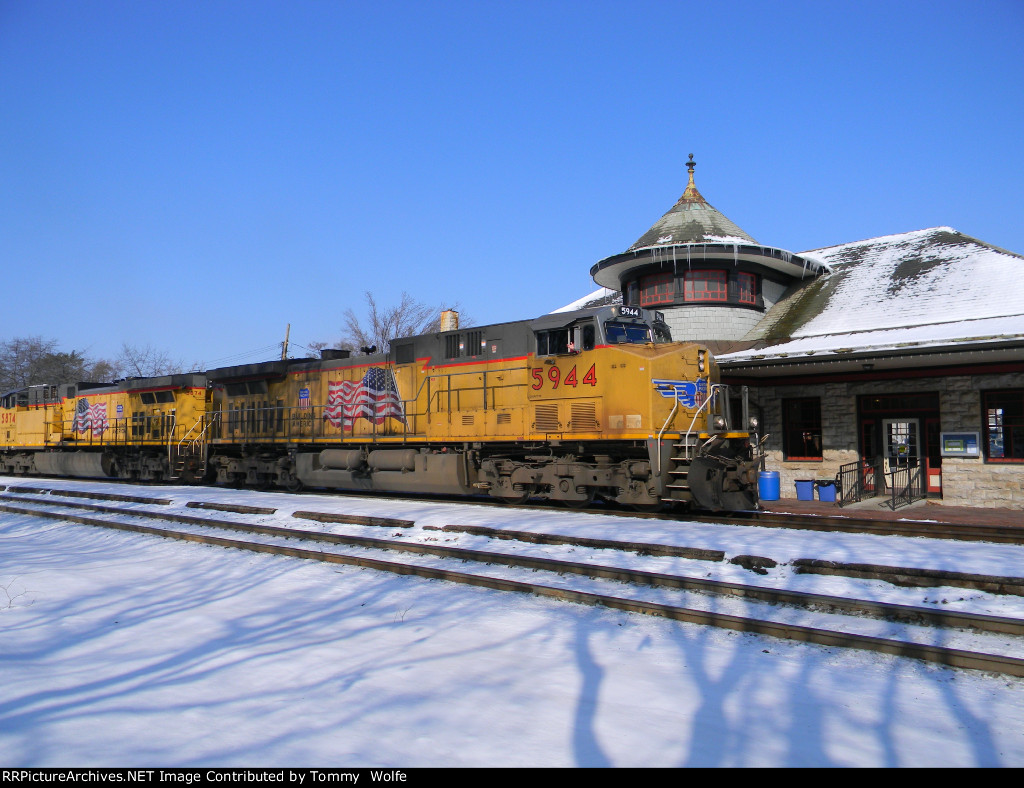 UP 5944 East With a Wave From the Crew